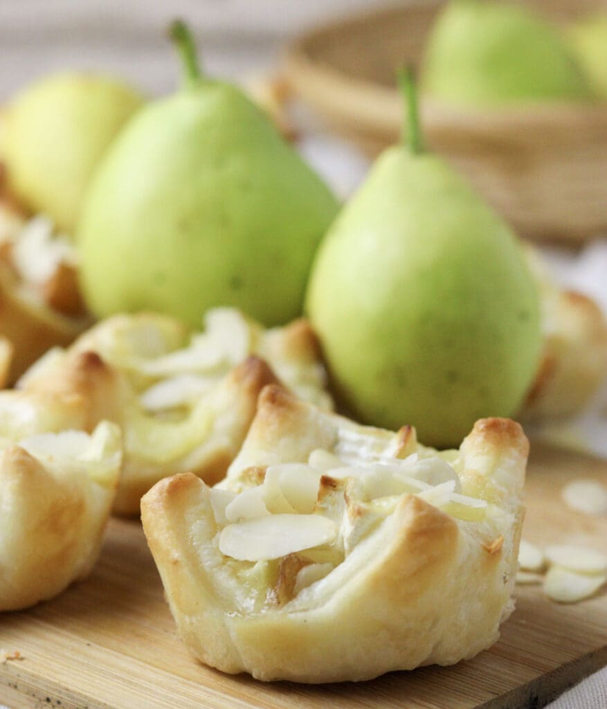 Brie and Pear Puff Pastry Bites
