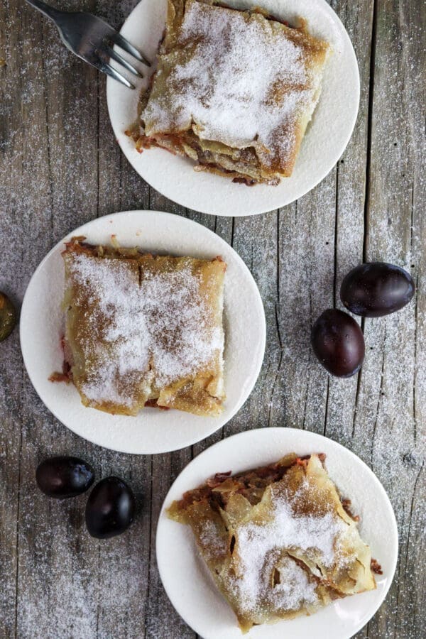Plum Strudel With Cinnamon (Quick & Easy)